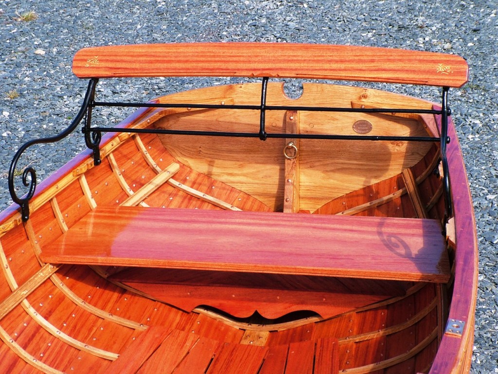 Thames rowing skiff built by Stirling & Son – intheboatshed.net